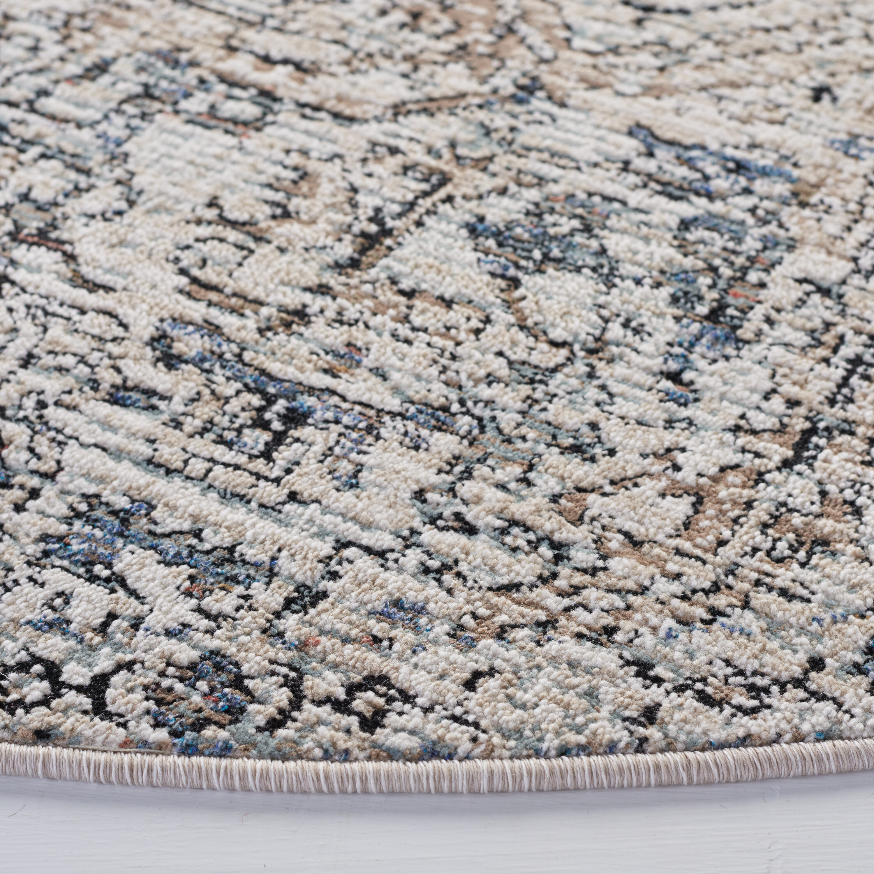 Safavieh Rosemount Ivory/Navy Traditional 6ft-7in x 6ft-7in Round Rug ...