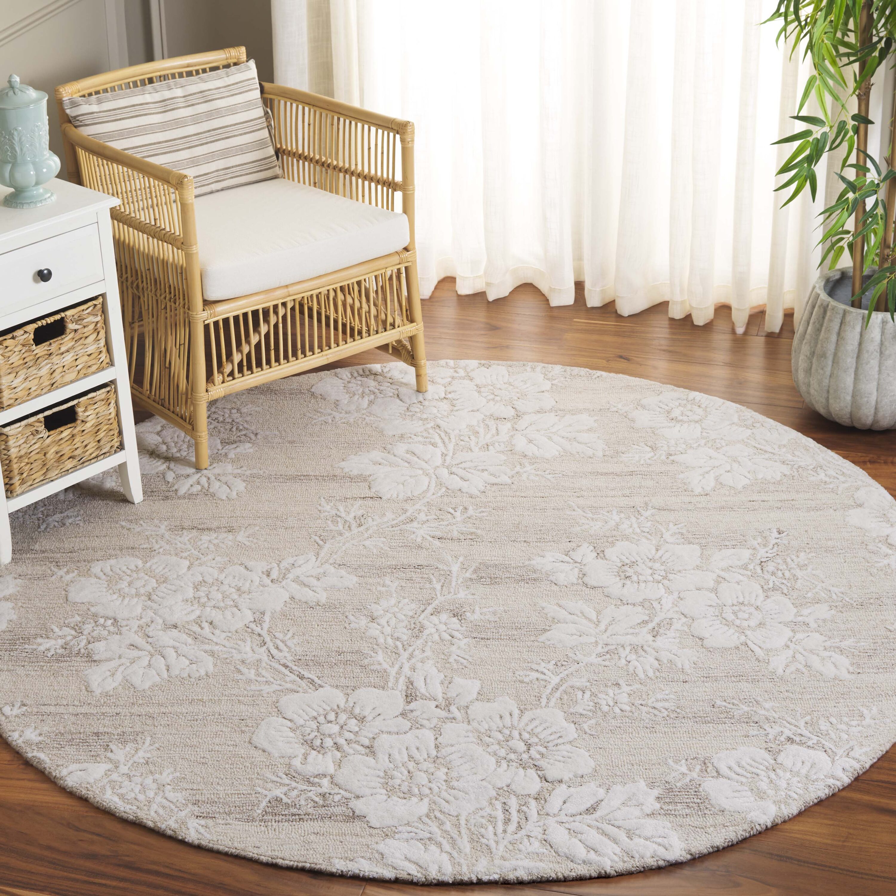 Safavieh Glamour 625 Beige/Ivory Country Floral 6ft x 6ft Round Rug in ...