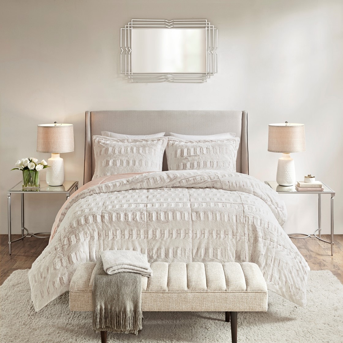 LOVMOR Twin/Twin XL Back Print Long Fur Comforter Mini Set in the Bed ...
