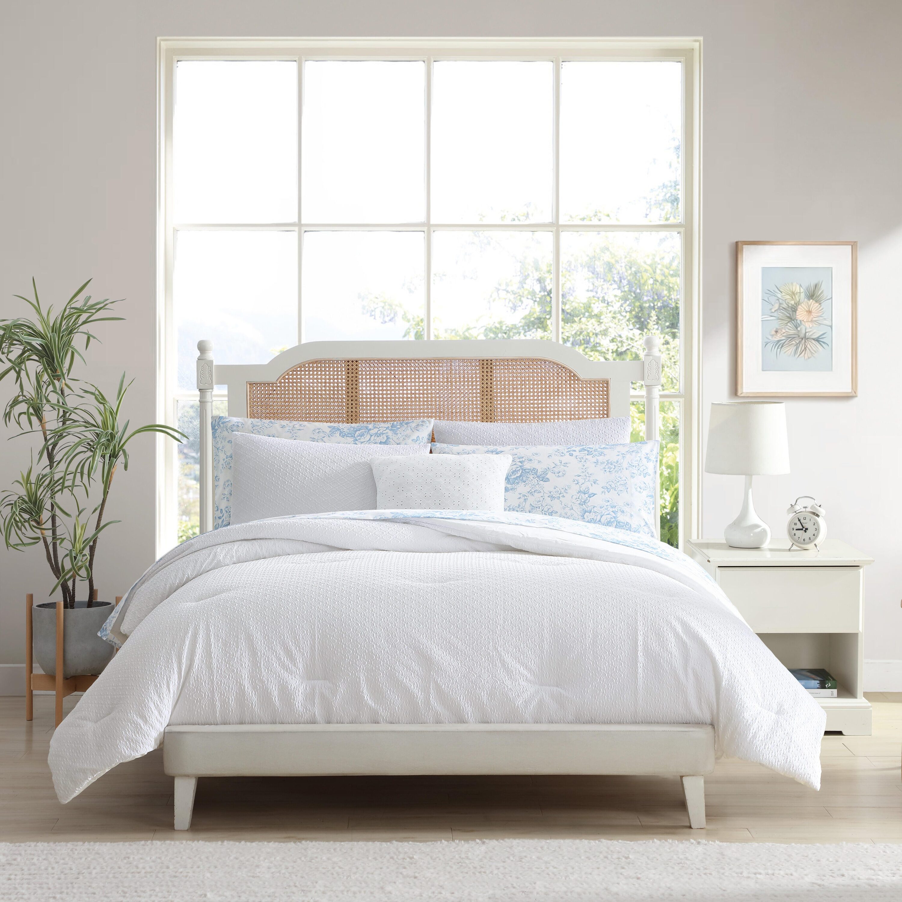 Laura Ashley Laura Ashley Margaret 6-Piece White Microfiber Twin Xl Bed ...