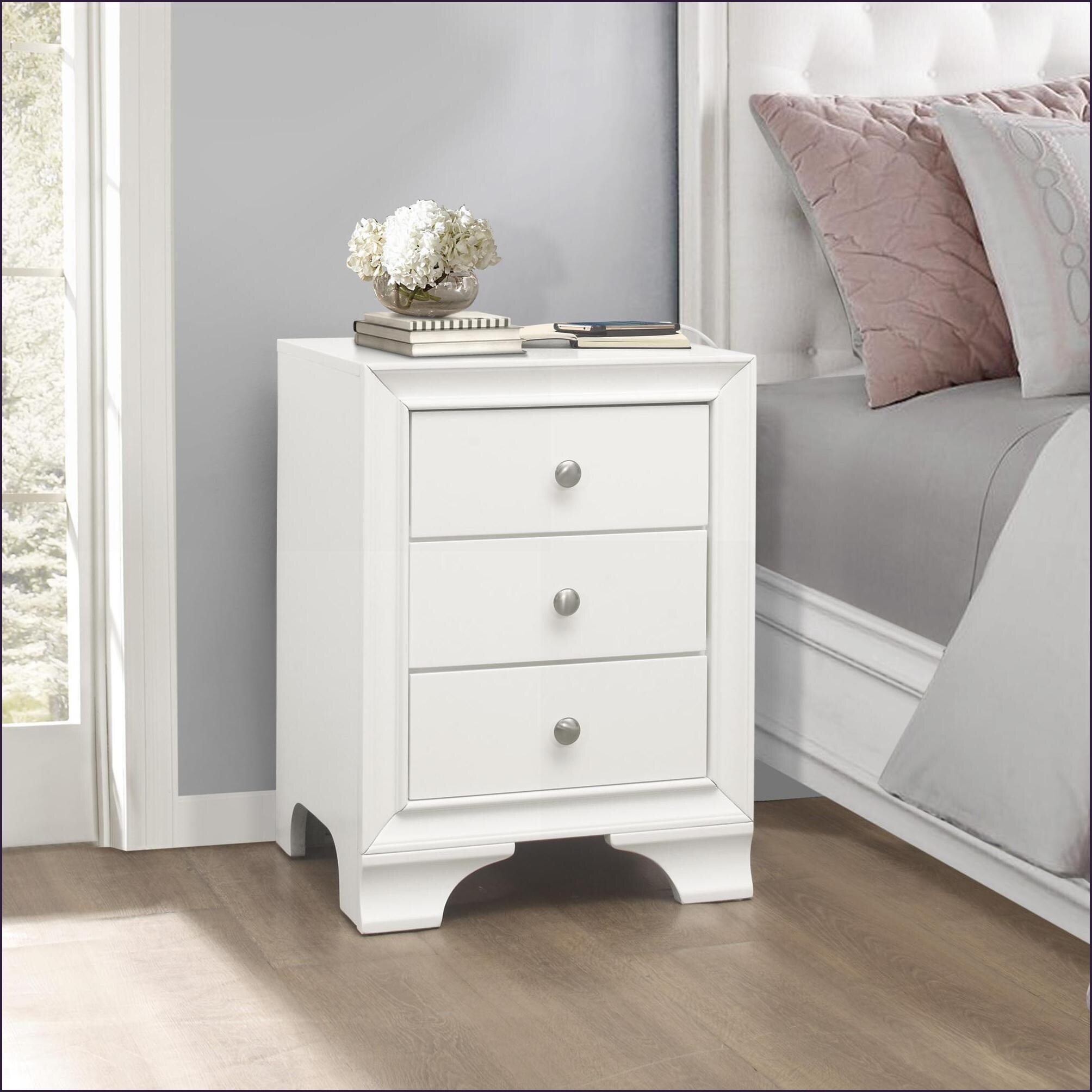 Watnature White 3 Drawer Nightstand with USB Ports Transitional Bedroom ...