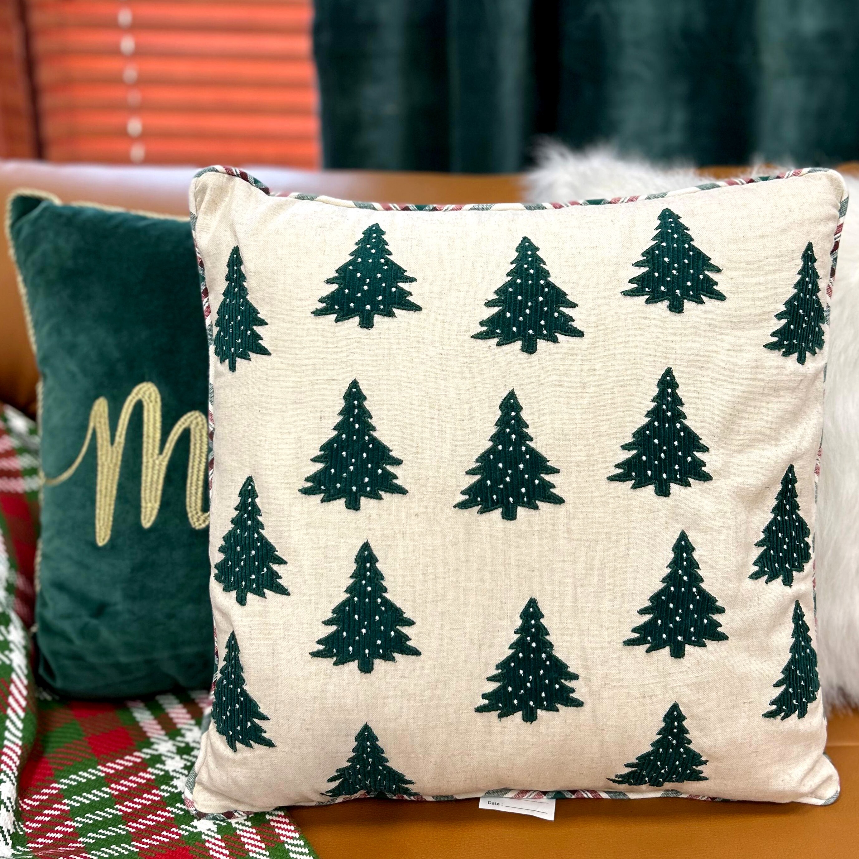 Holiday Living 18-in Pillow Green Trees Christmas Decor FS-24-P23 at ...