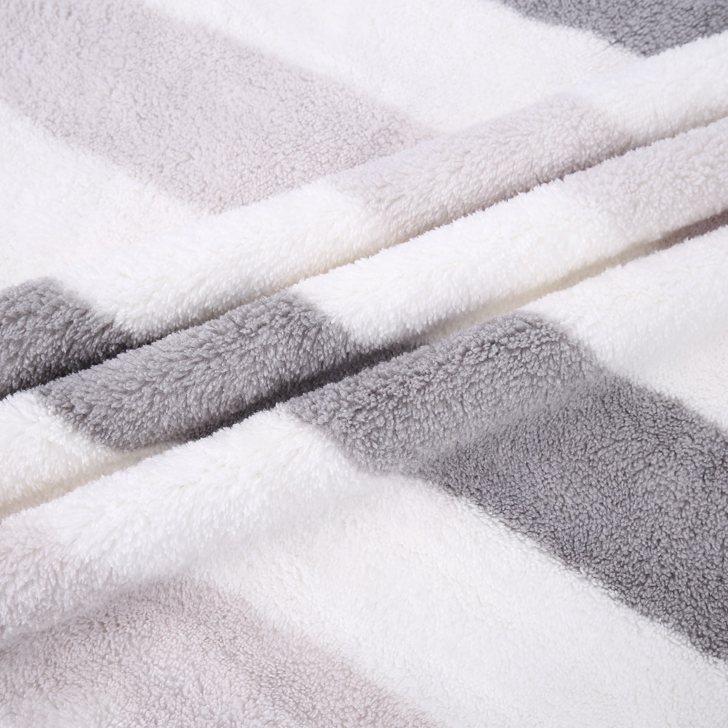 JML Grey Ombre Stripe Ultra Soft Fleece Bath Towel (Set of 2) in the ...