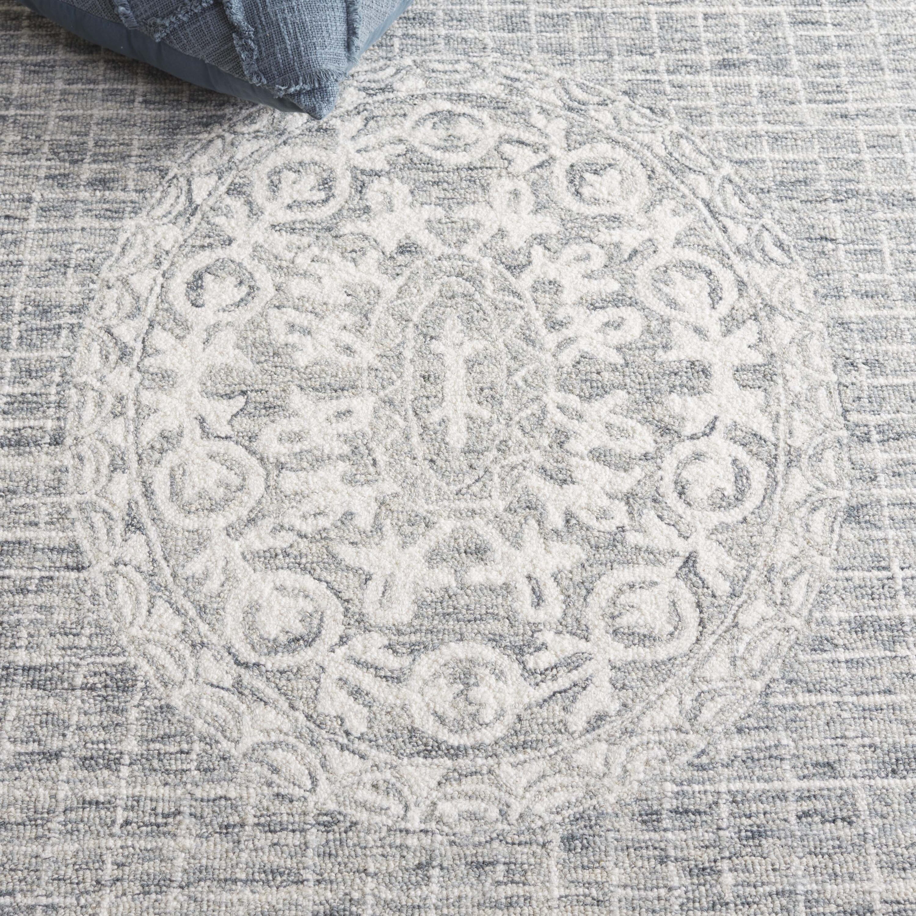 Safavieh Ebony 807 Gray/Ivory Traditional 6ft x 9ft Medium Rectangle ...