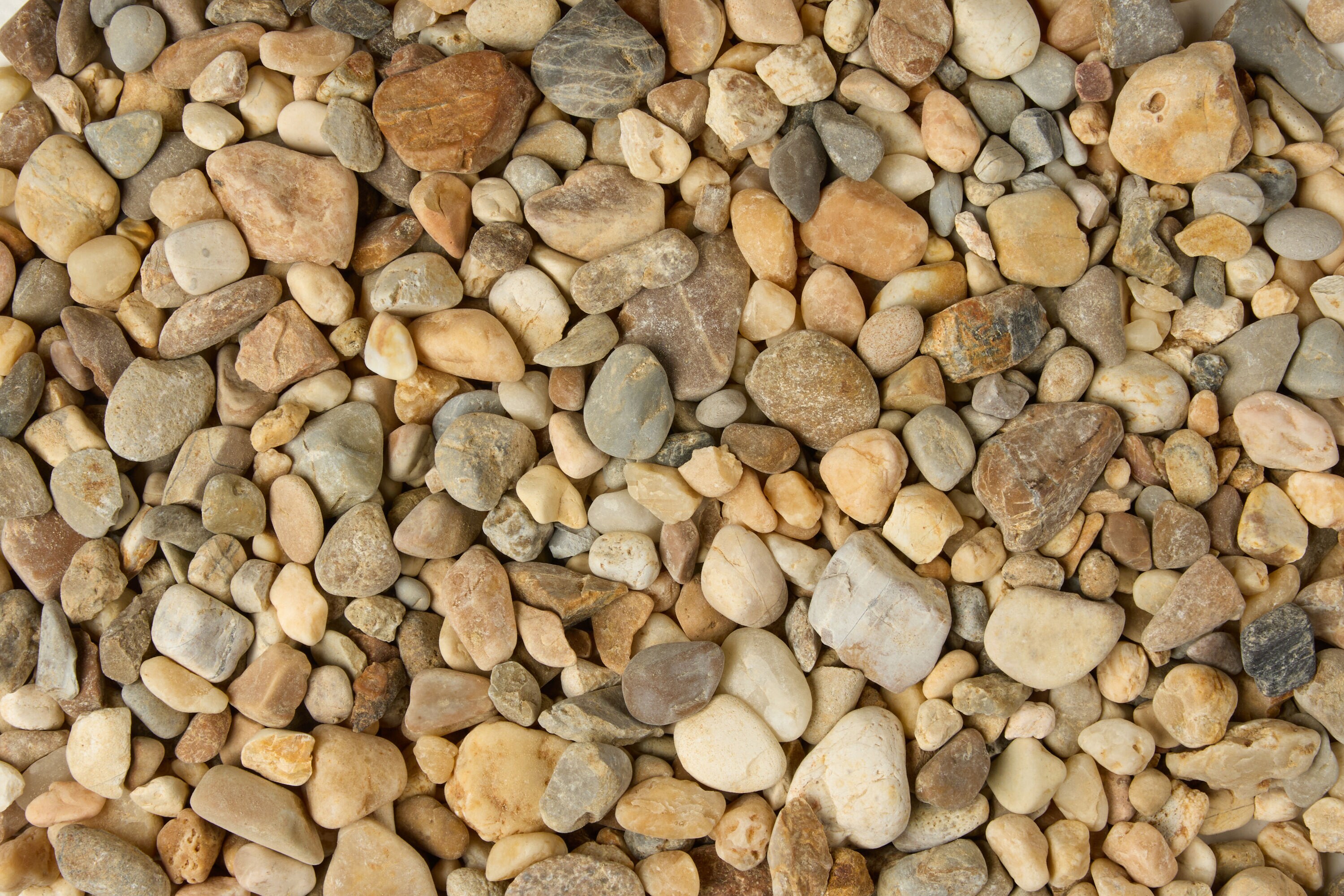 Cureton Industries 0.75 Cubic yard(s) Off-white River rock (0.5 - 3-in ...