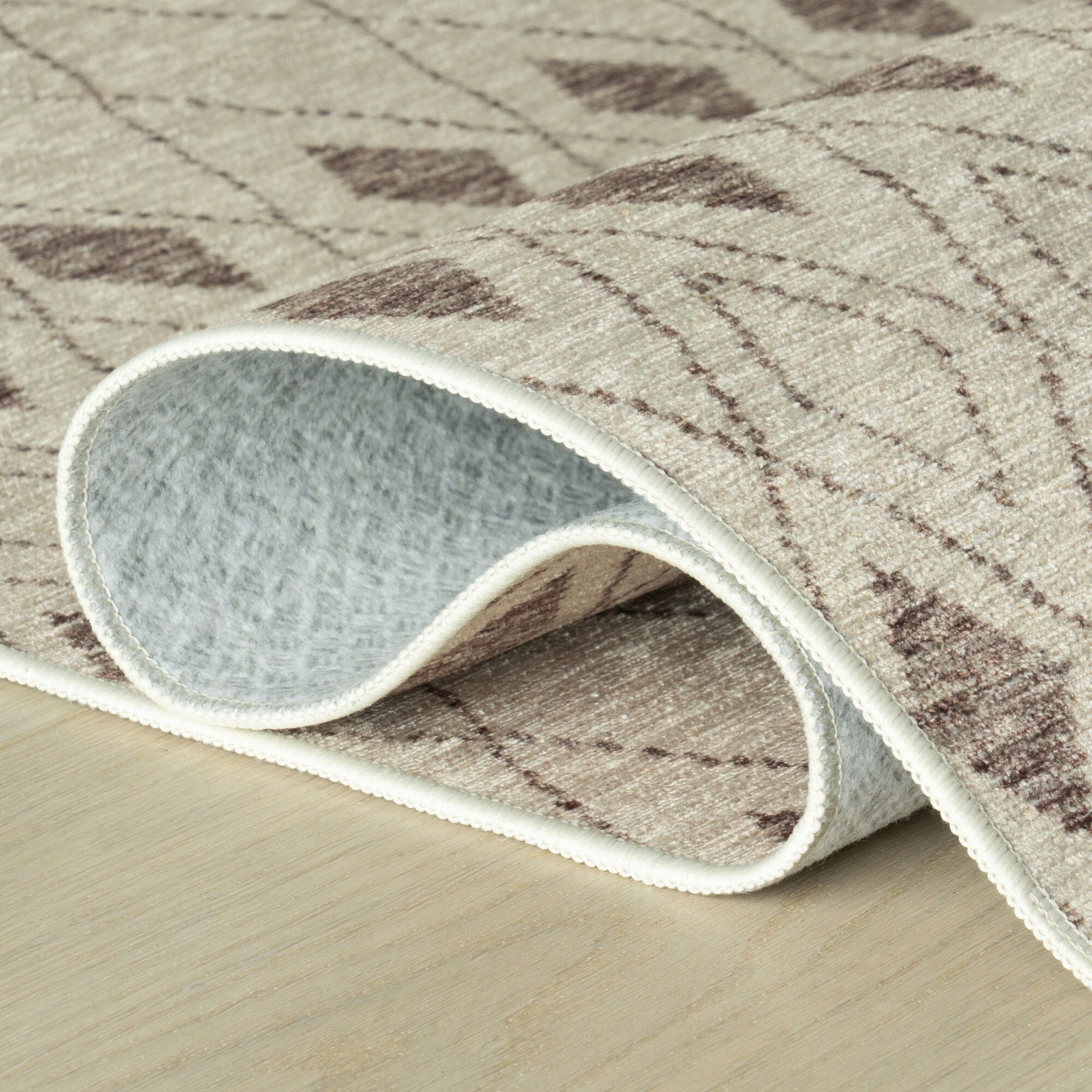 DASH & ALBERT Chandler 4 x 6 Machine Washable Rug in the Rugs ...