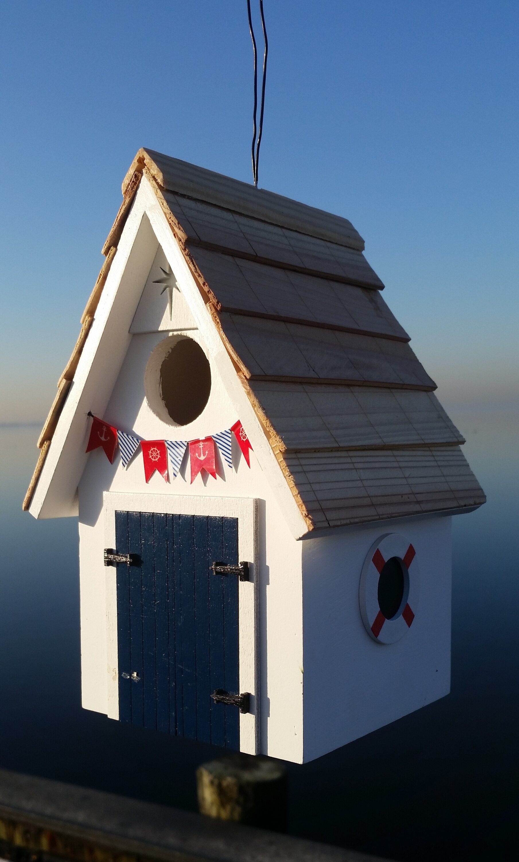Home Bazaar 8.5-in H White Wood Finches Aviary Bird House HB-9515WS at ...