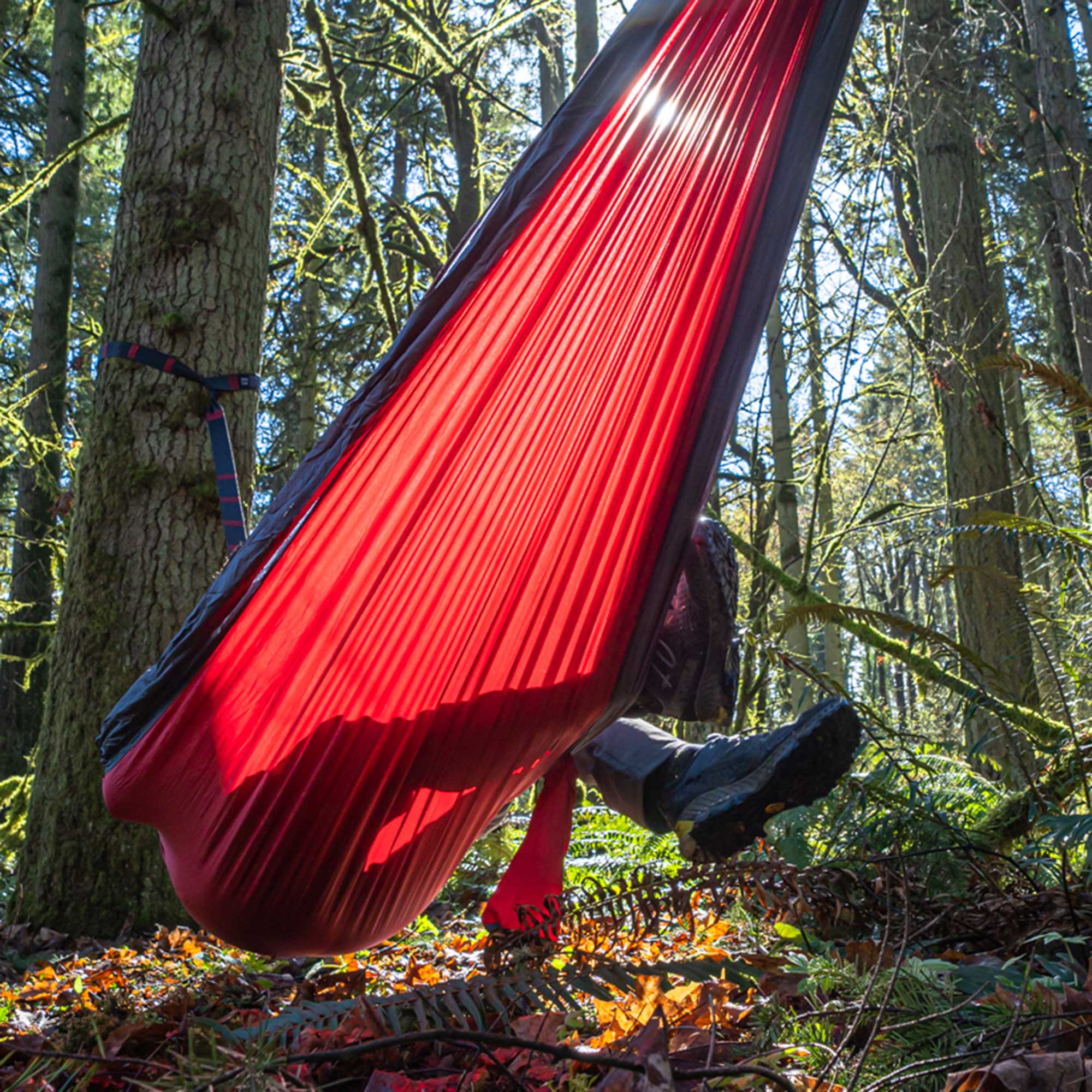 Grand Trunk Double Deluxe Parachute Nylon Hammock w/Straps - Crimson ...