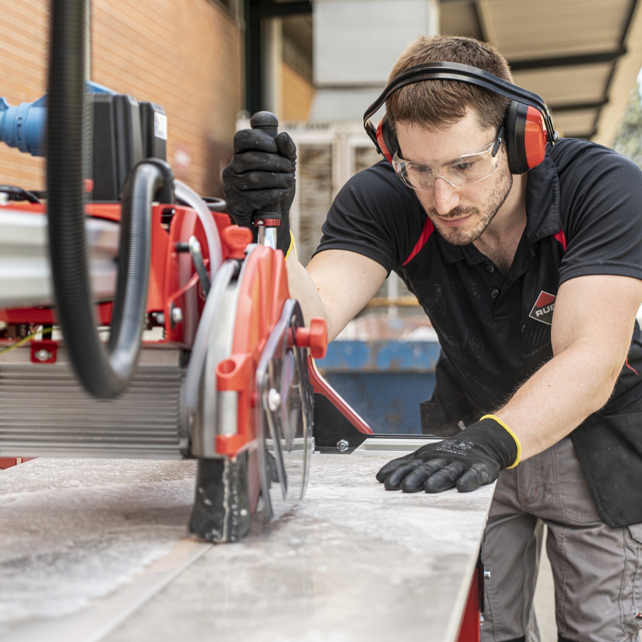 RUBI DCX 20 -Amp 10-in -Blade Bridge Sliding Table Tile Saw with Stand ...